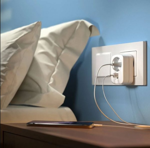 Adaptador combi 1 toma 16A 250V y 2 puertos USB 3,15A negro Simon | Berdin Grupo ...